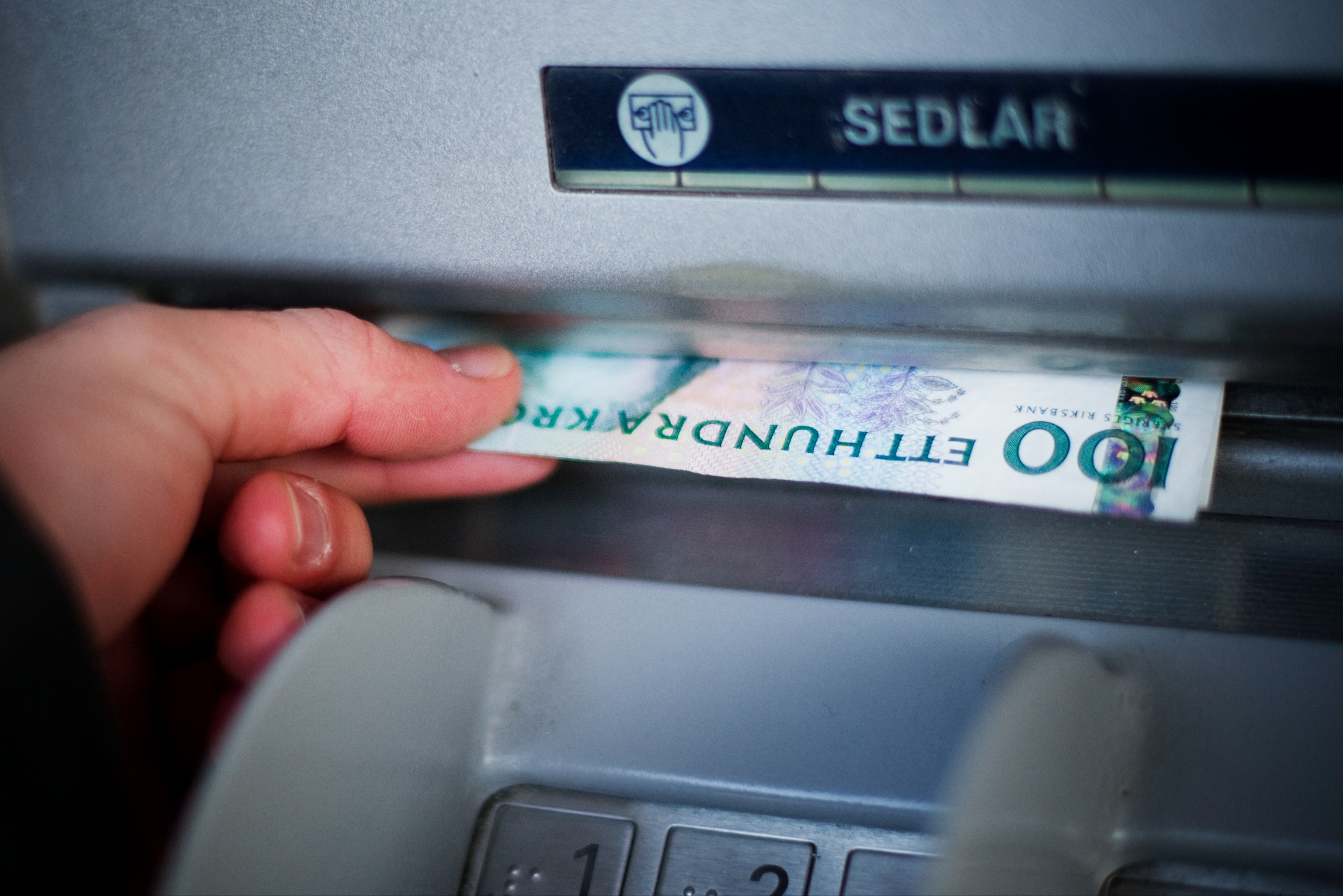 Sweden’s cashless U-turn driven by war threat, says central bank ...