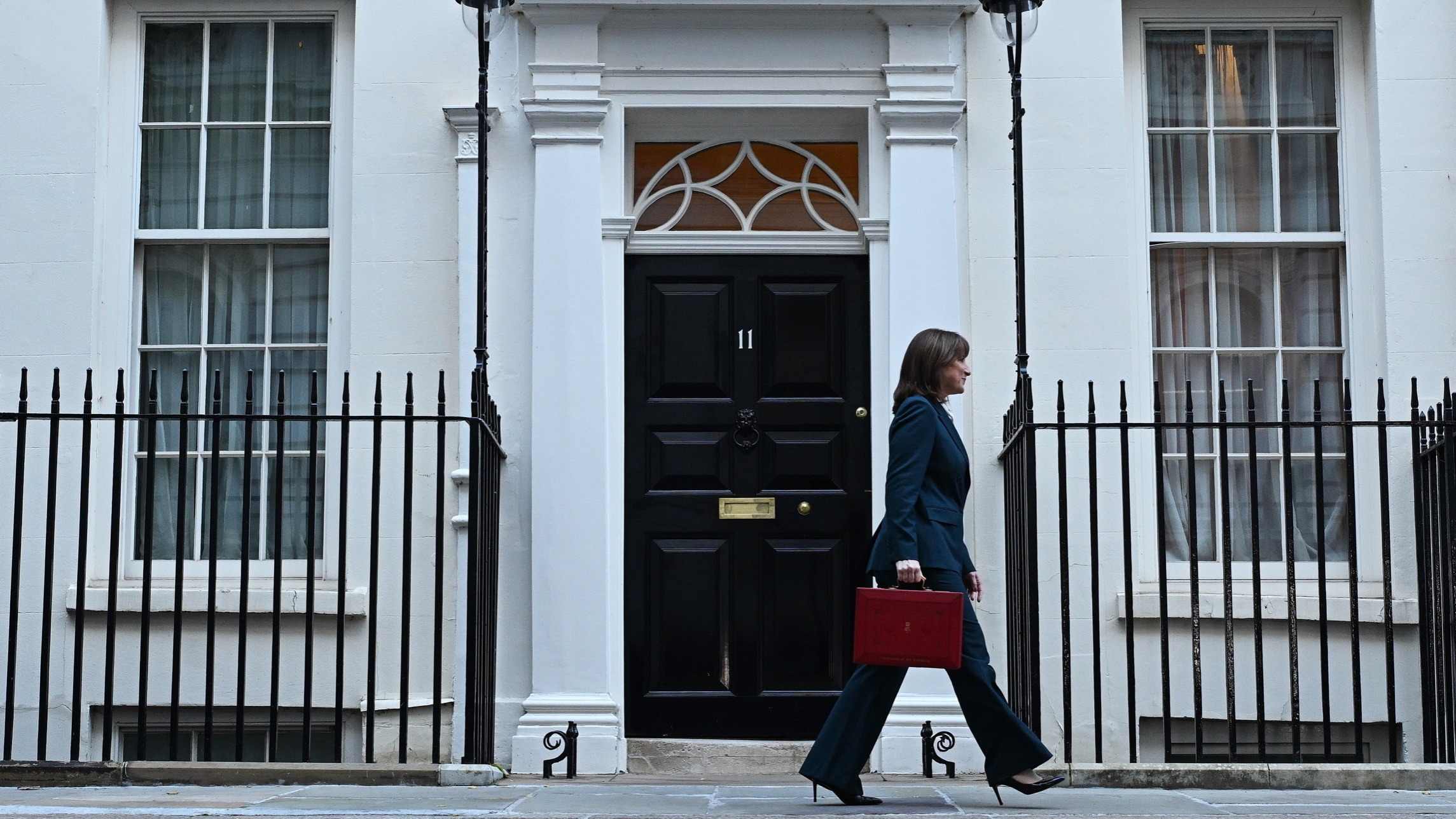 Budget 2025: Dividend tax increases 2% - FTAdviser