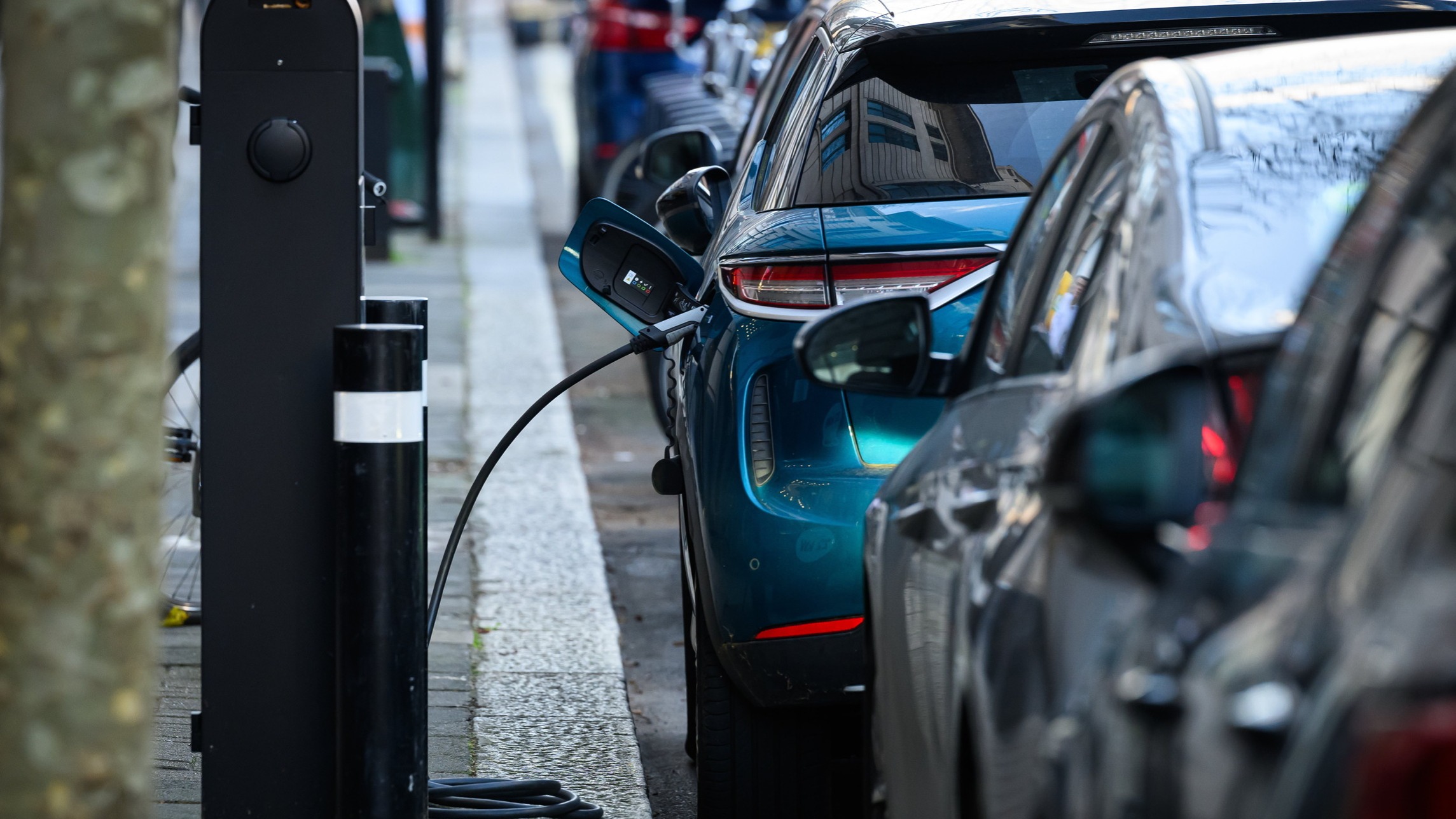 UK needs a clean electrification strategy to achieve decarbonisation ...