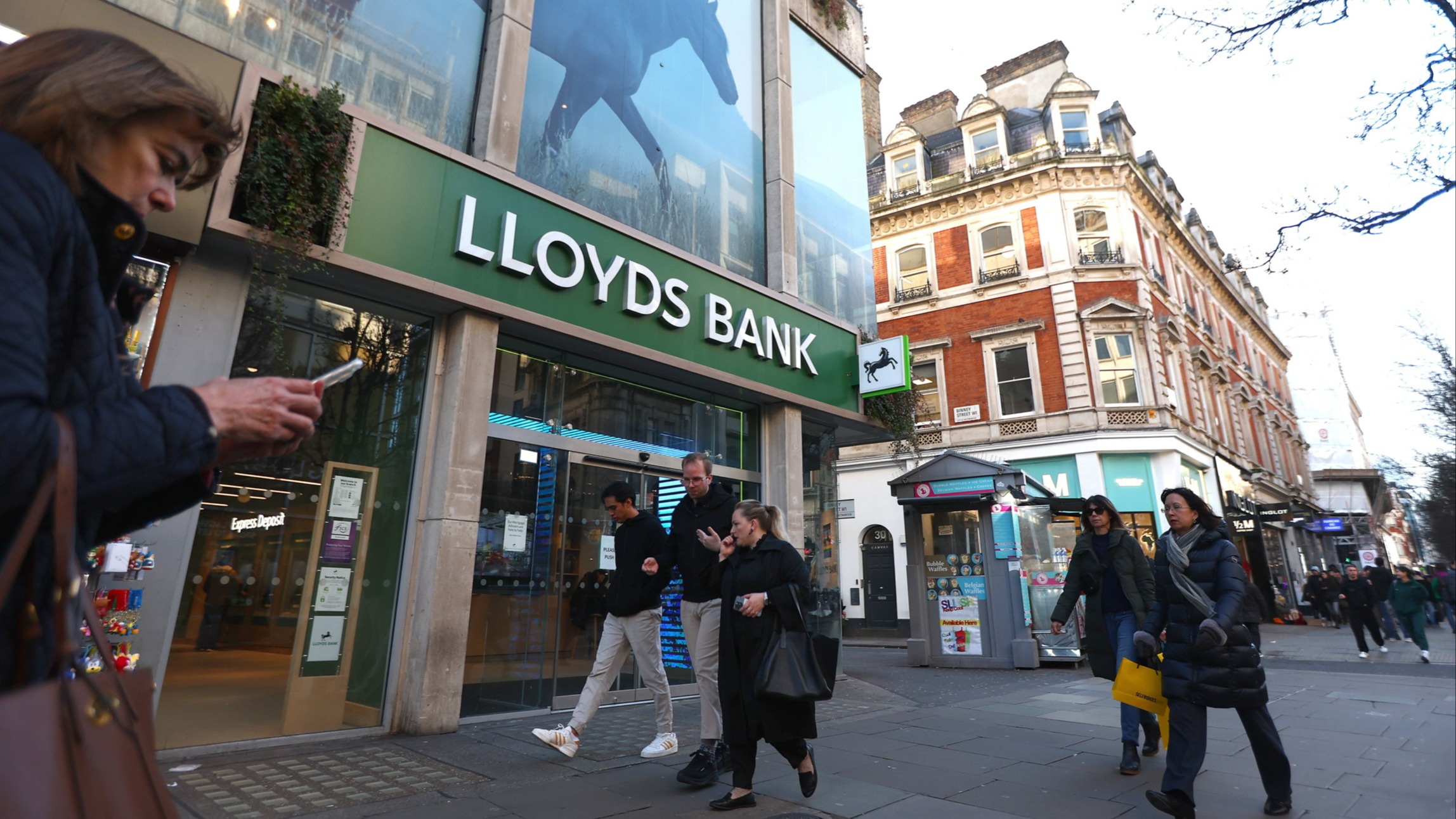 UK bank shares surge after Supreme Court motor finance ruling prevents ...