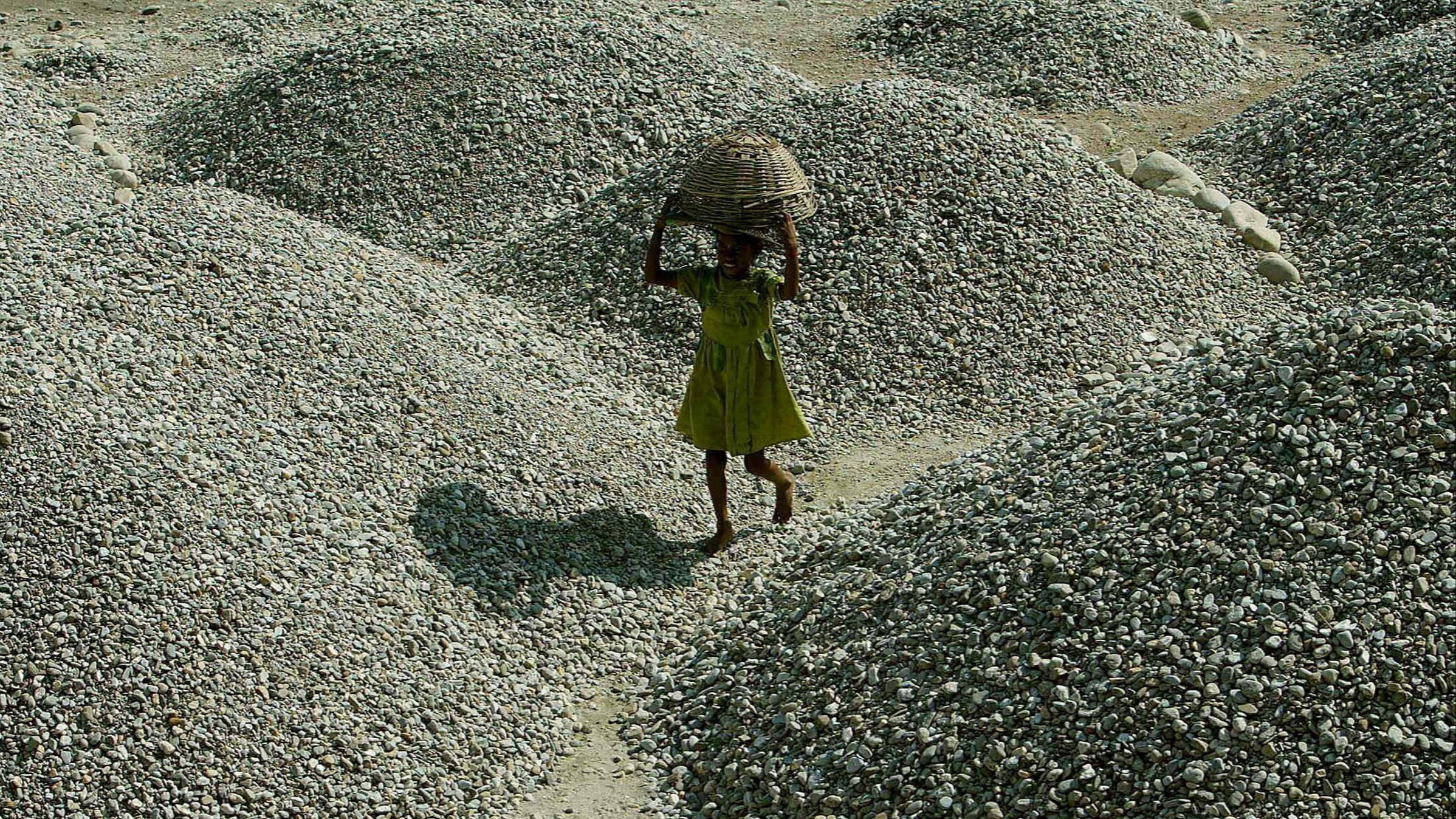 Breaking the cycle of child labour in cocoa and textile supply chains ...