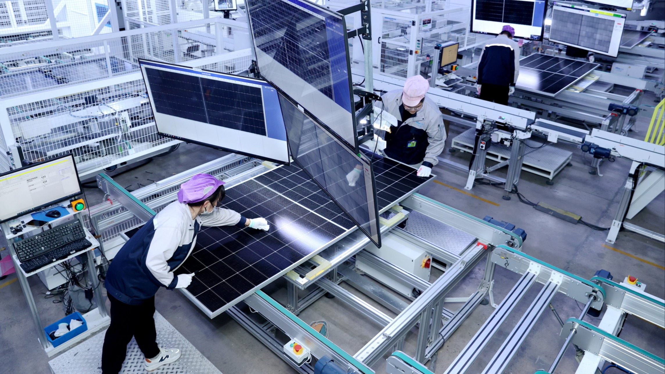 China’s clean energy dominance shapes the global transition ...