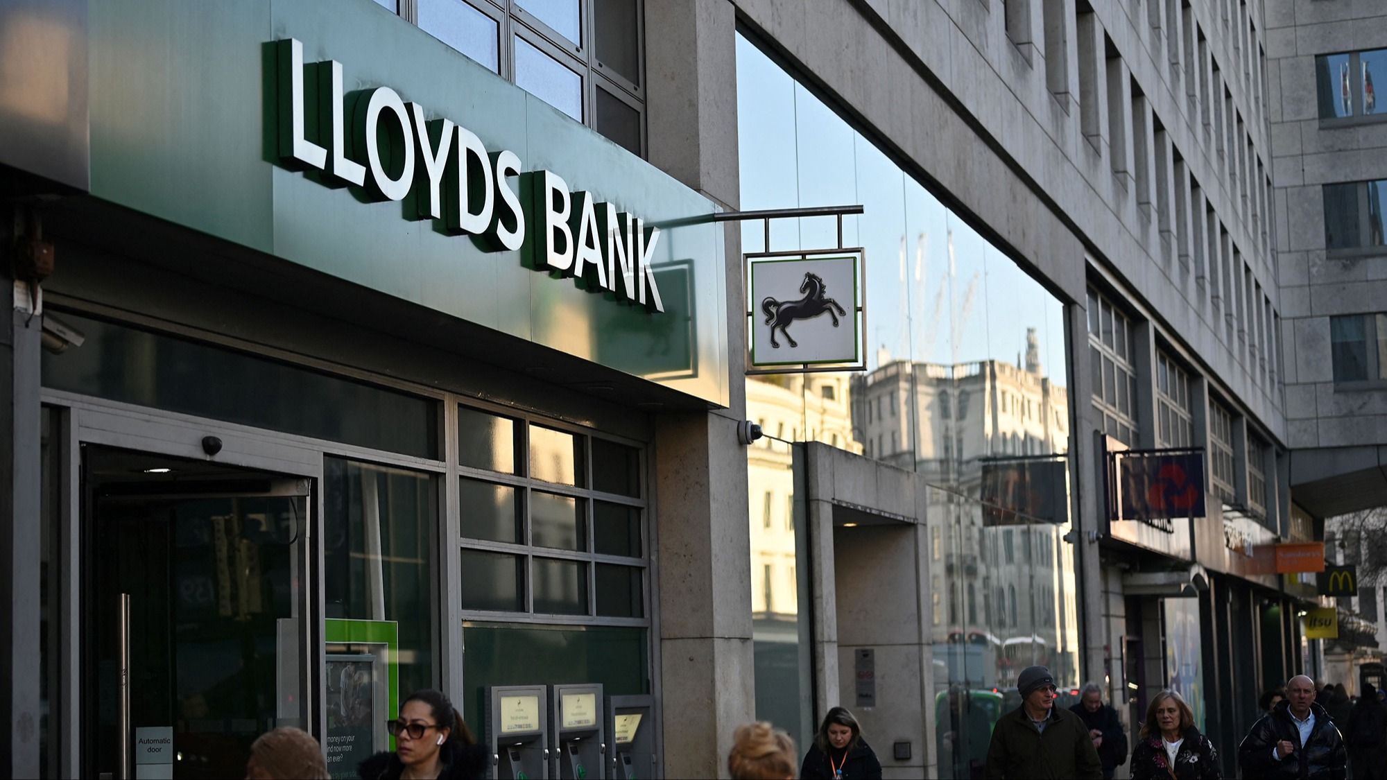 Thousands of Lloyds staff at risk of dismissal over low performance ...